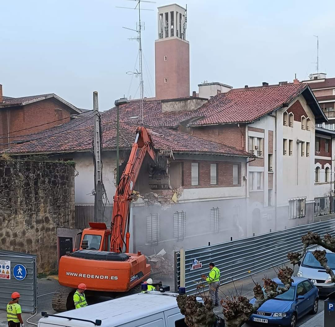 derribo de la Nagusien Etxea de Romo | Radio Nervión