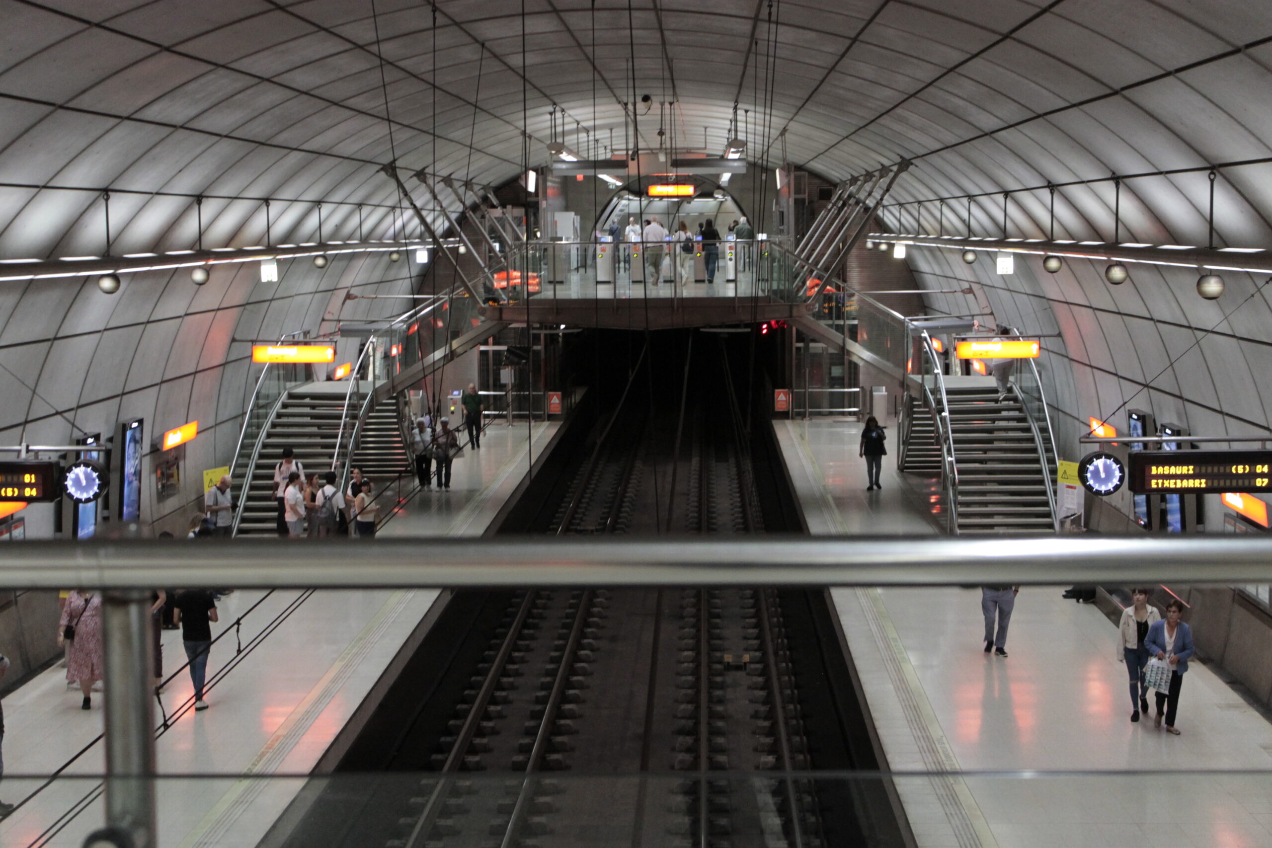 Metro Bilbao supera los 100 millones de viajes en 2024, un 8,6% más que ...
