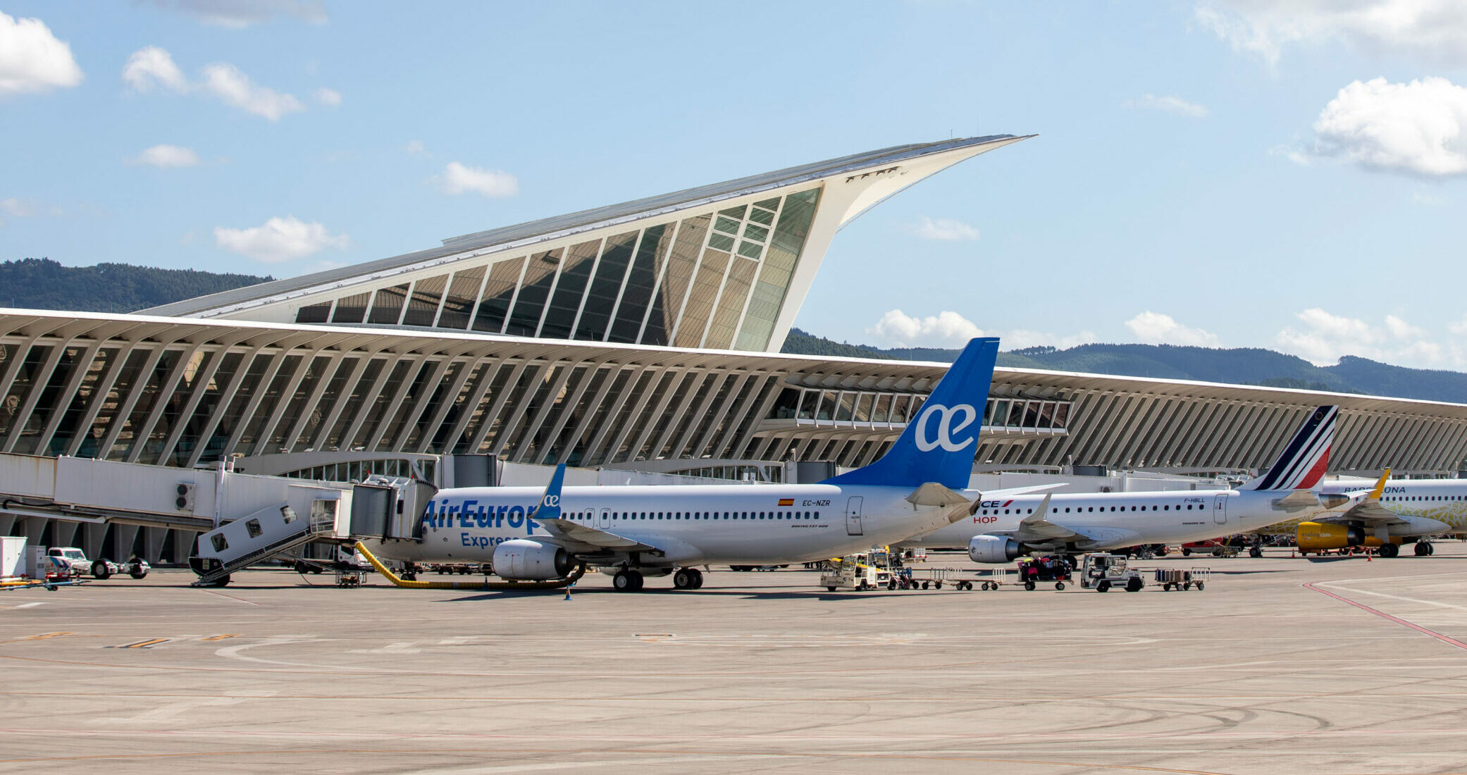 El aeropuerto de Bilbao cierra el mejor agosto de su historia | Radio Nervión