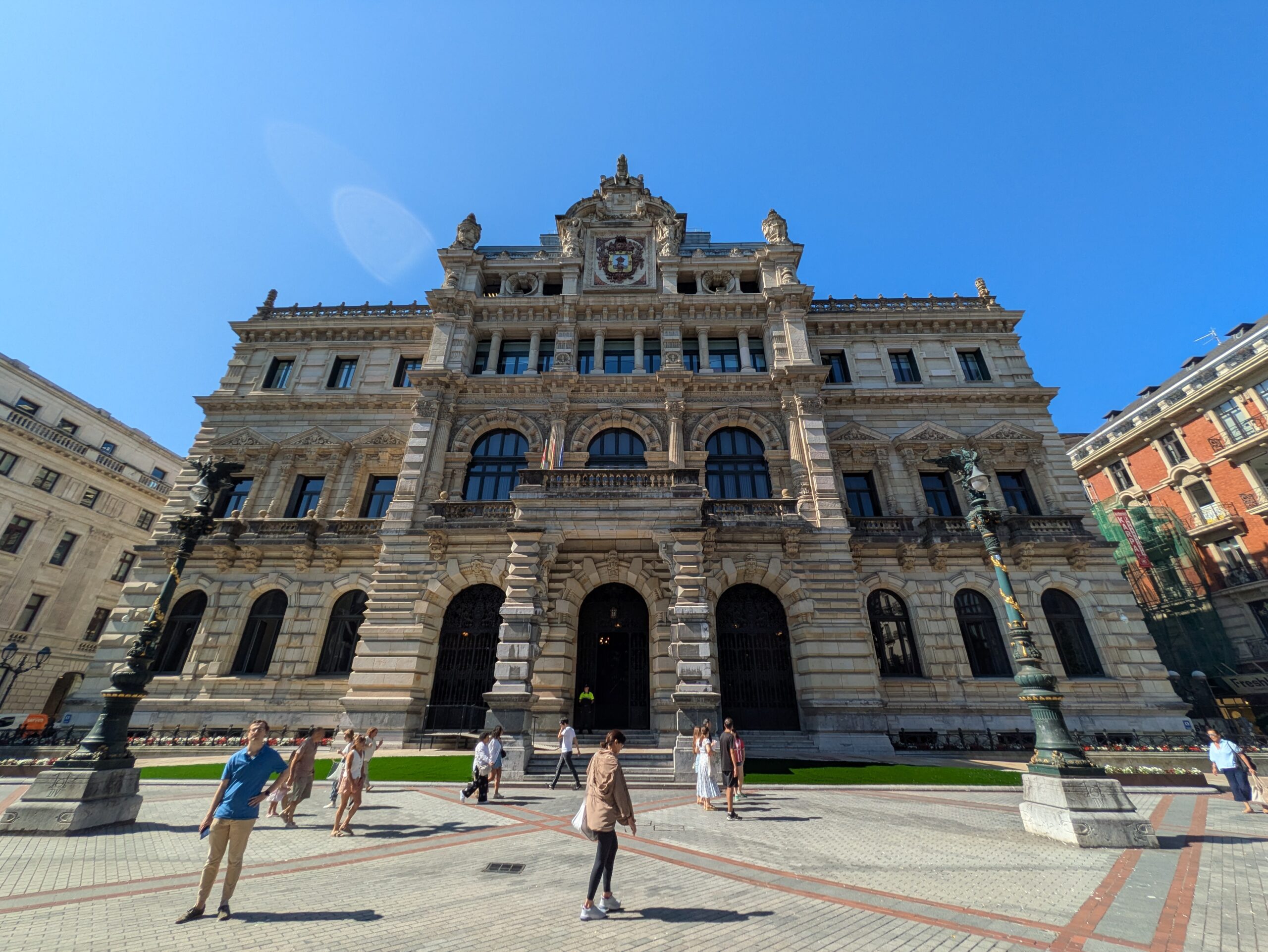 La economía de Bizkaia aprueba, pero el empleo genera dudas entre la ...